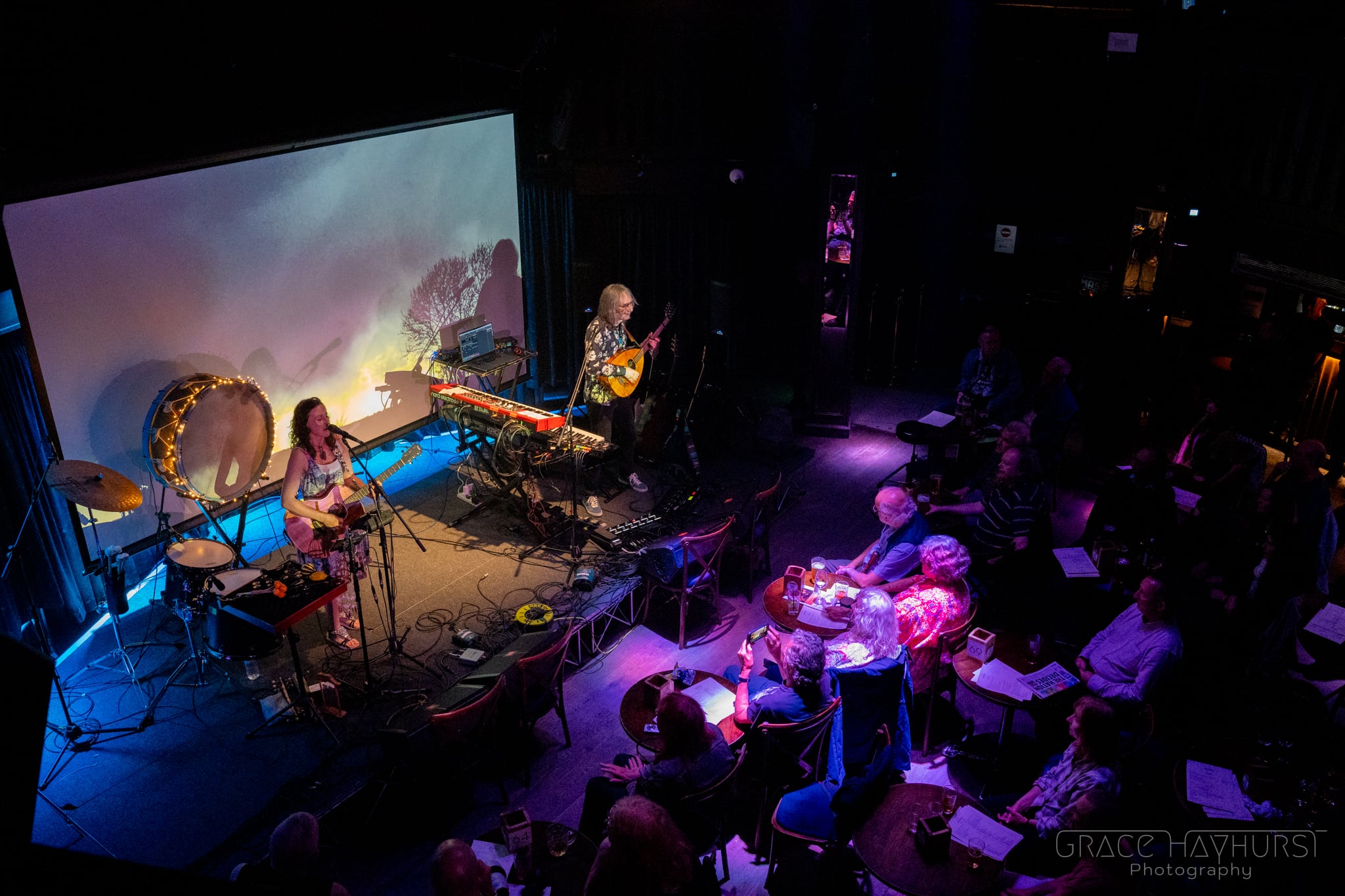 Dave Bainbridge and Sally Minnear at the Bedford in London – Proghurst